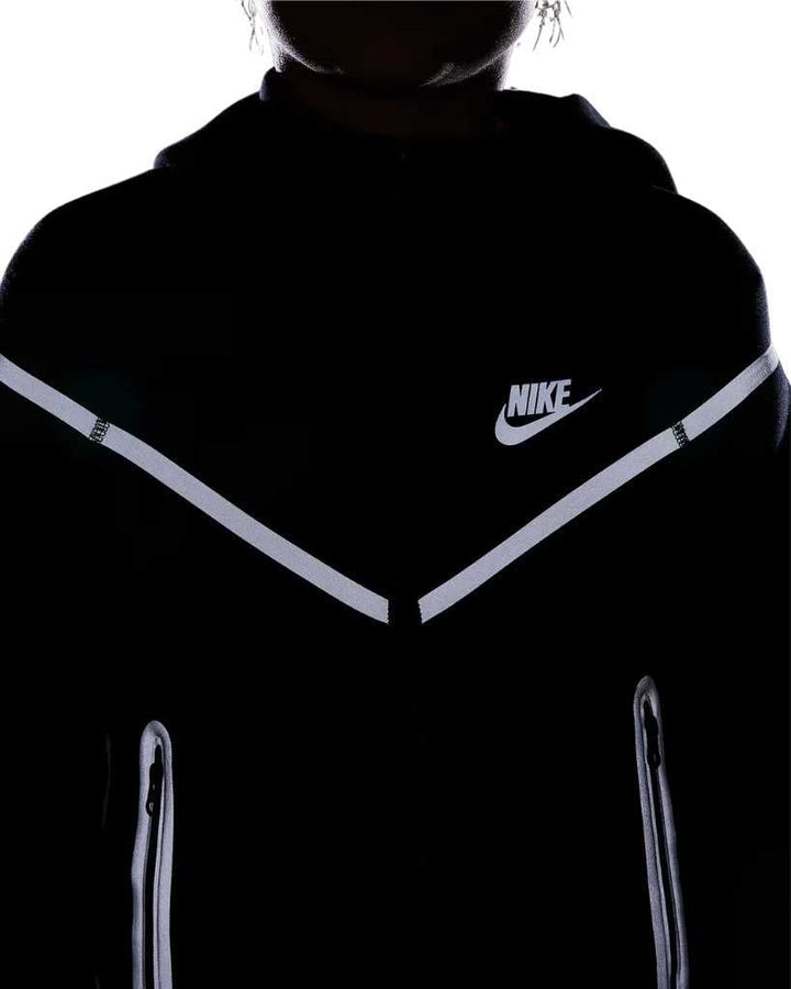Nike tech – Dripping